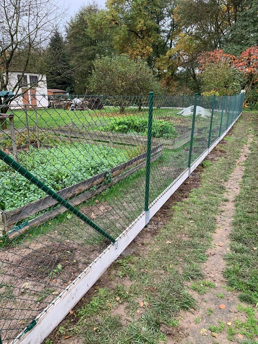 Čtyřhranné pletivo s podhrabovými deskami :: Ploty-TWP
